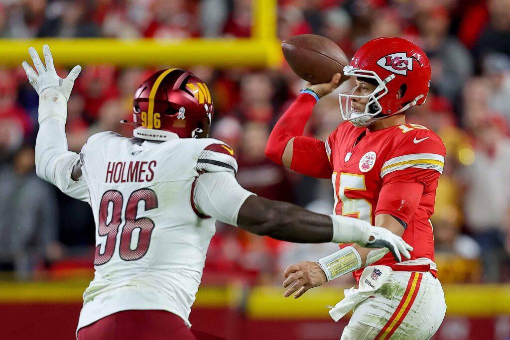 Kansa City Chiefs vencen a los Commanders en la NFL - El Tizón Deportivo